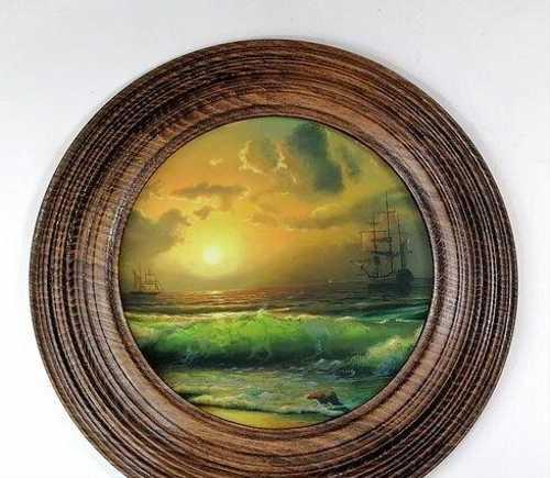 Тарелка в деревянной раме "Корабли в море"