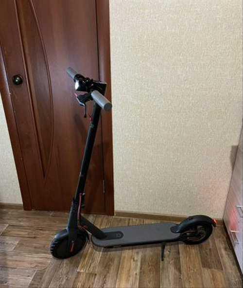 Самокат Xiaomi Mi Electric Scooter 1S