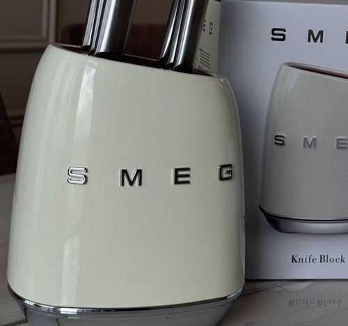 Кухонные ножи с подставкой smeg белый