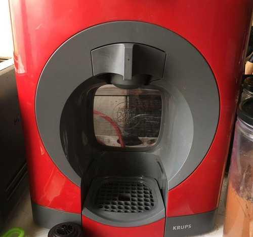 Кофеварка Dolce Gusto Krups красная