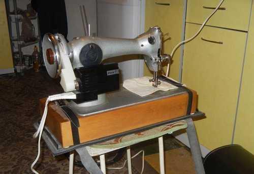 Швейная машинка TUR-2 с электроприводом