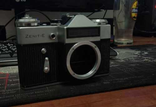 Пленочный фотоаппарат Зенит-Е (тушка)