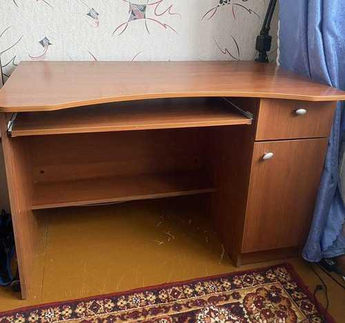 Компьютерный стол