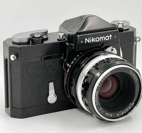 Фотоаппарат Nikomat с объективом nikkor-H 50/2