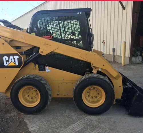 Лобовое стекло на мини-погрузчик Caterpillar 262D