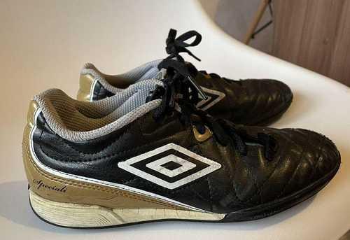 Бутсы детские сороконожки р.35,5 Umbro