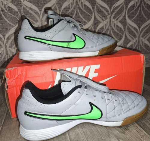 Футзалки Nike Tiempo Legacy IC