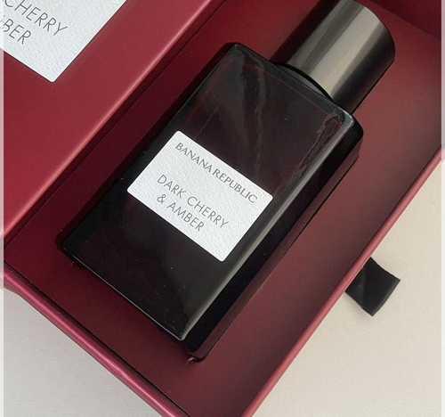 Парфюм banana republic dark cherry & amber