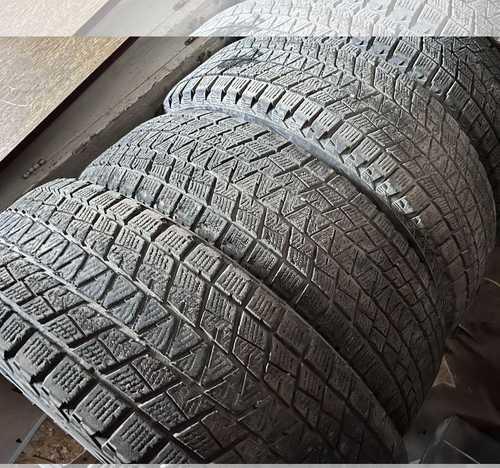 Bridgestone Blizzak DM-V1 215/70