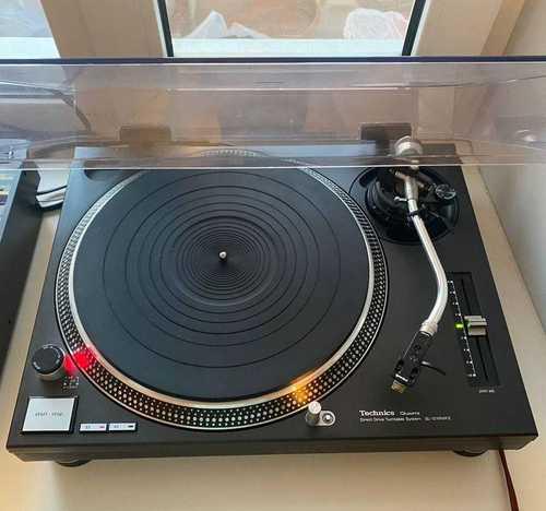 Проигрыватель винила Technics 1210 MK2