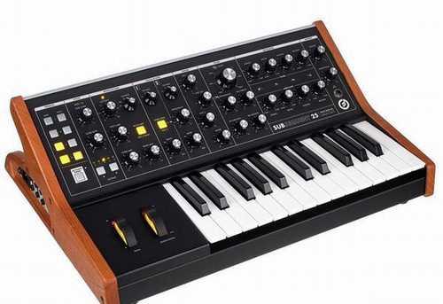 Синтезатор Moog Subsequent 25