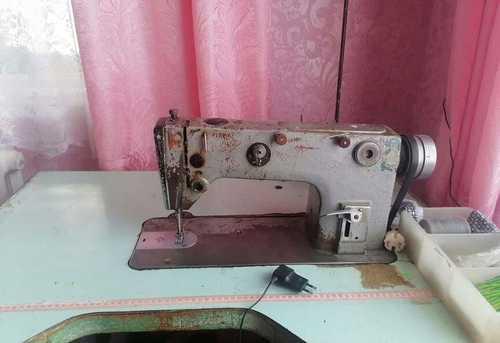 Продам профессиональную швейную машинку