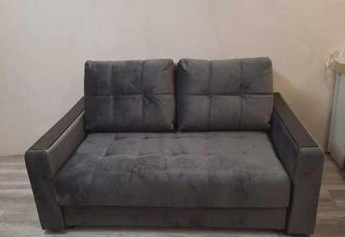 Компактный диван Boss