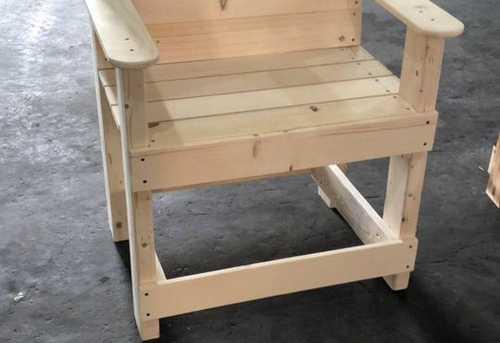 Кресло деревянное садовое