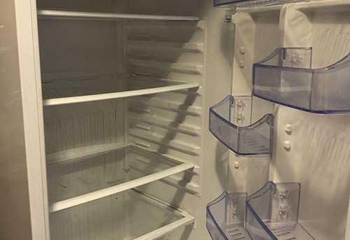 Холодильник на запчасти или ремонт