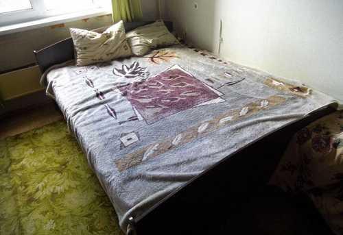 Кровать двухспальная с матрасом 220х160