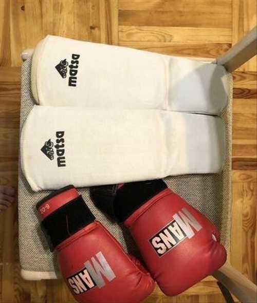 Боксерские перчатки + накладки на ноги