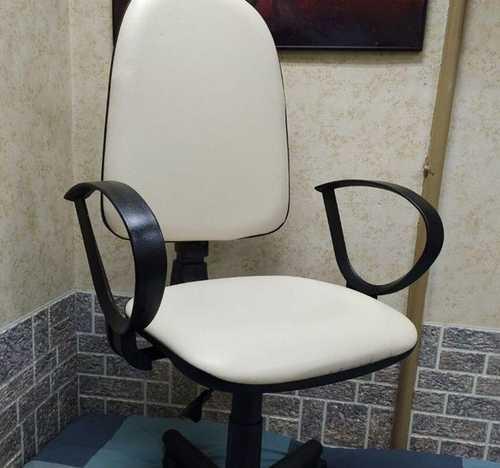 Кресло офисное компьютерное в идеале jupiter GTP