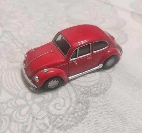 Модель жук Volkswagen Beetle Cararama Hongwell