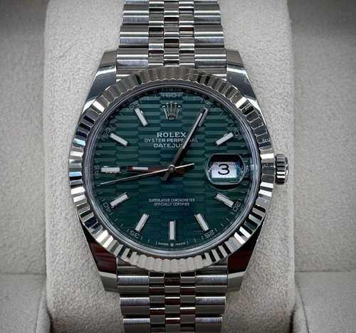 Rolex Datejust 41 green motif