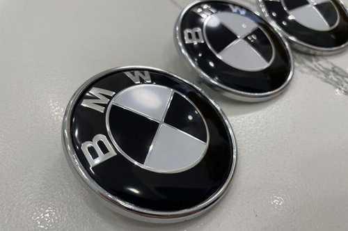 Эмблема капота/багажника BMW 74 мм черная с белым