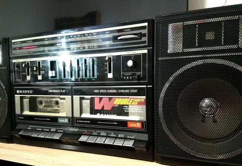 Кассетный магнитофон sanyo C-35