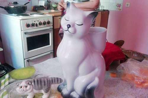 Фарфоровые статуэтки"Кошка"