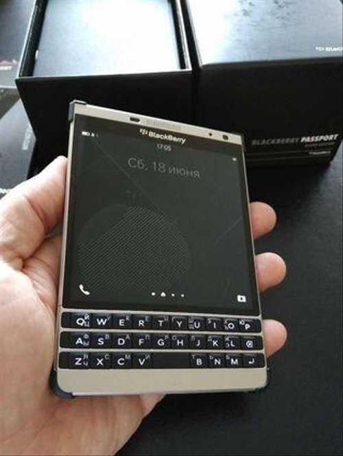 Телефон BlackBerry Passport Silver ED