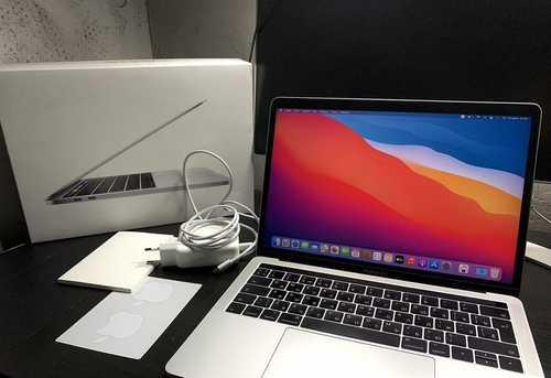 MacBook Pro 13 (2017), 256 ГБ, Core i5, 3.1 ГГц, RAM 8 ГБ, Intel Iris Plus Graphics 650