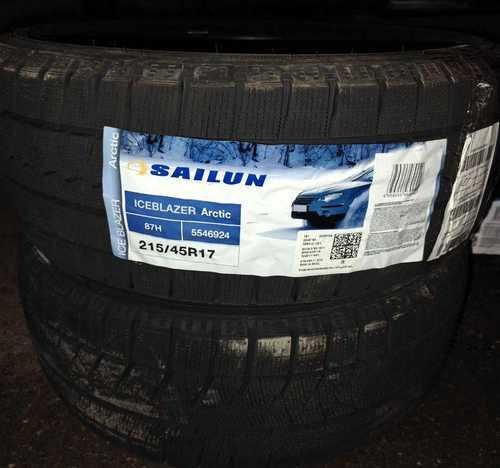 Sailun Ice Blazer Arctic 215/45 R17