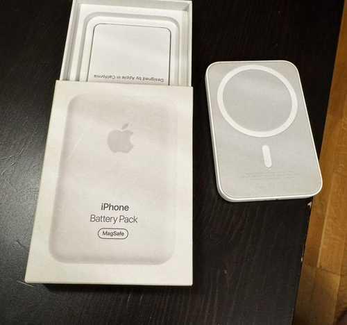 iPhone battery pack magSafe