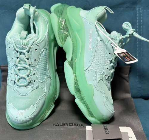 Кроссовки Balenciaga triple s