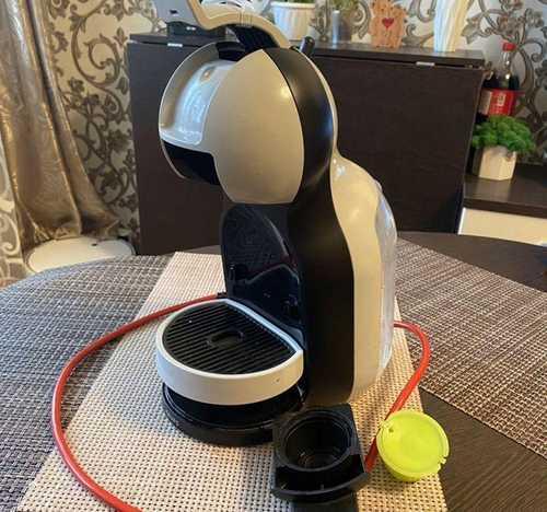 Капсульная кофемашина dolce gusto