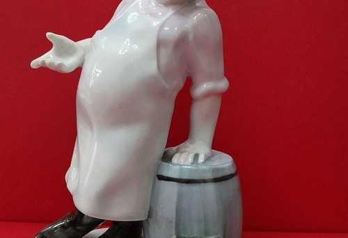 Фарфоровая статуэтка "Повар и кот" лфз 1950-е