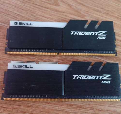 Оперативная память ddr4 16gb (8*2).Tridentz