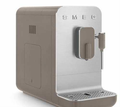 Автоматическая кофемашина Smeg BCC02, серо-коричне