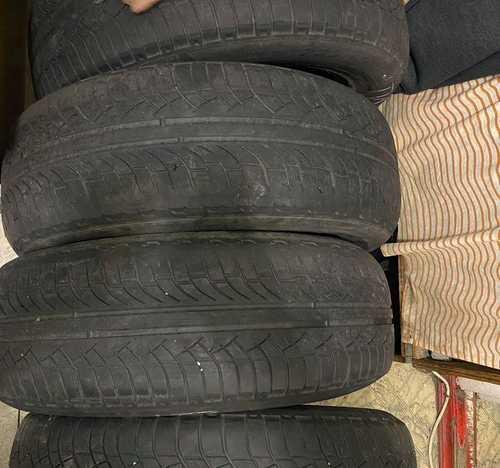 Michelin 4x4 Alpin 235/65 R17