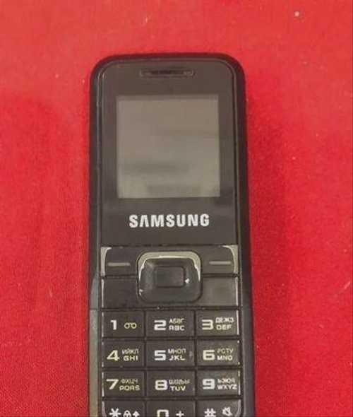 Телефон Samsung e1070