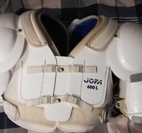 Нагрудник хоккейный Jofa 600 L