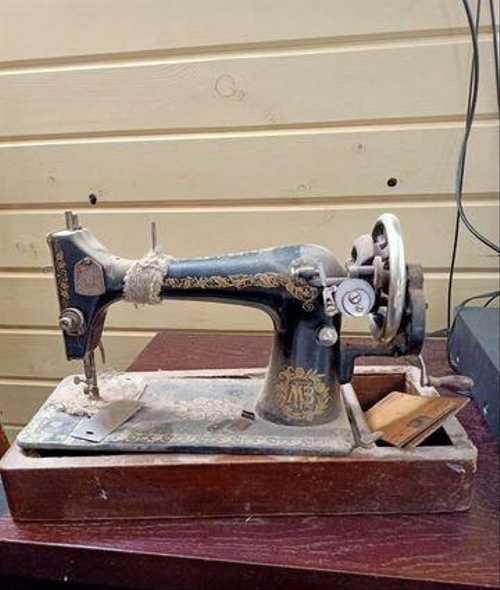 Старинная швейная машина рабочая б/у