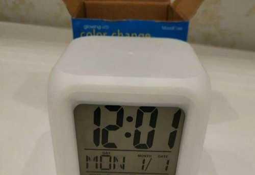 Электронные часы-будильник с подсветкой
