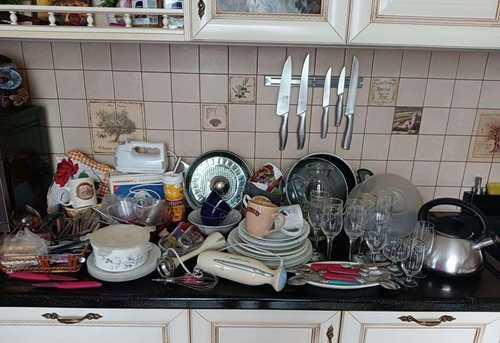 Очень много разной посуды