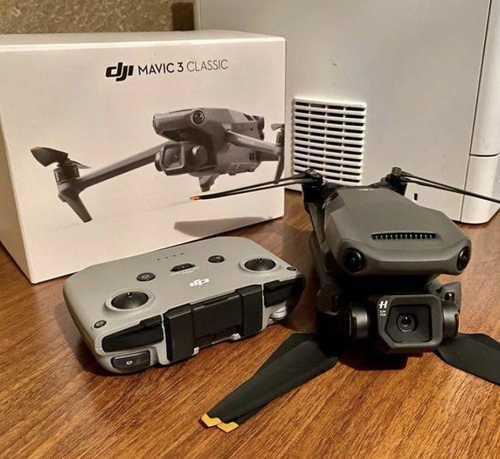 Квадракоптер DJI Mavic 3 Classic новый