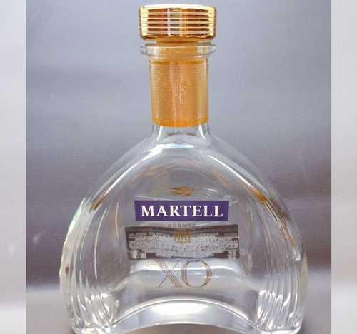 Пустая бутылка от коньяка Martell XO 0.7 л