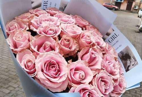 Букет из 25 высоких нежно-розовых роз