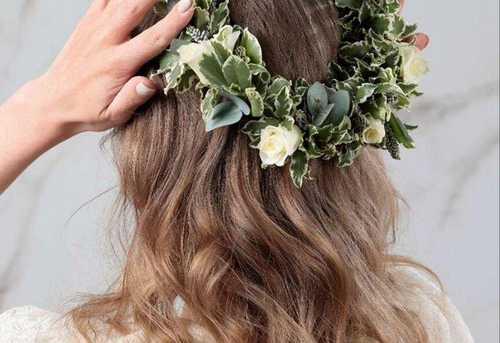 Венок на голову из живых цветов свадебный