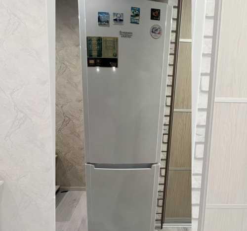 Холодильник Hotpoint Ariston