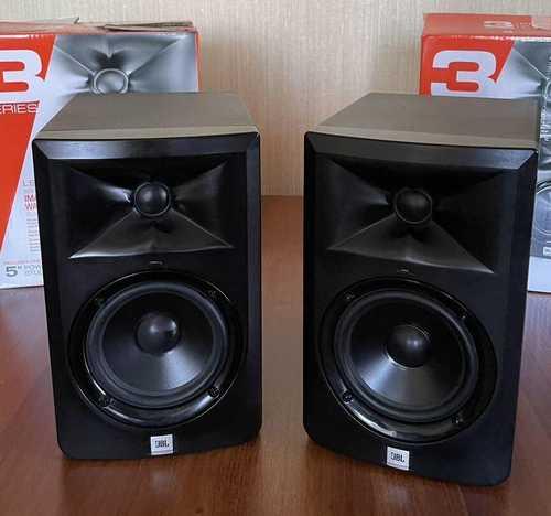 Студийные мониторы JBL LSR305