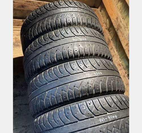 Bridgestone Ice Cruiser 7000 215/60 R16