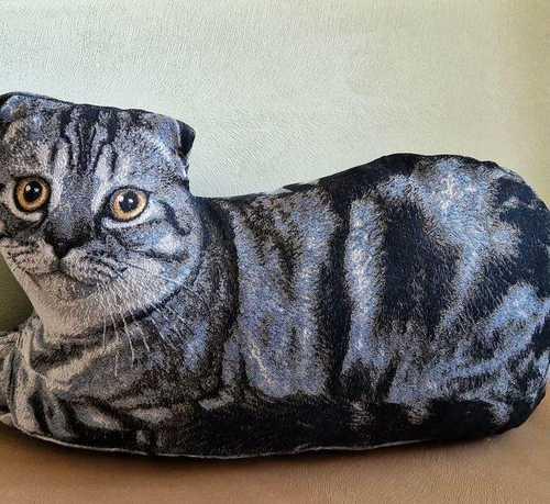 Гобеленовая подушка-кот